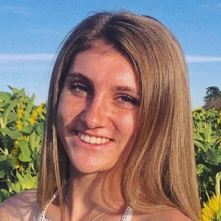 Book Services in Petaluma, CA with Payton Lynne