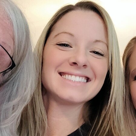 Book Services in Brunswick, OH with Stacy